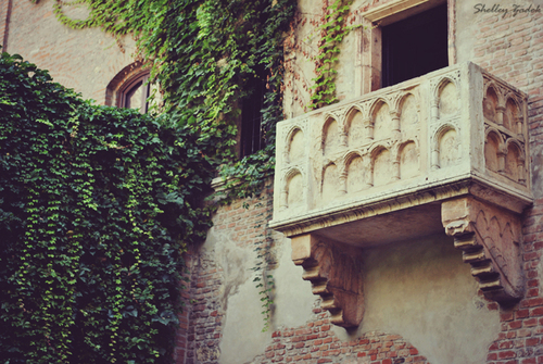 Wedding Story Inspired By {Romeo and Juliet} – Two Delighted